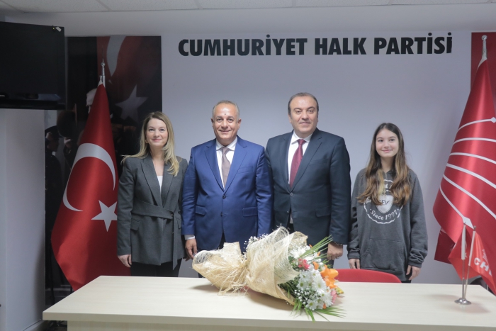 Münir Sirhan Özen Balçova Belediye Başkan Aday Adayı oldu Münir Sirhan Özen Balçova Belediye Başkan Aday Adayı oldu